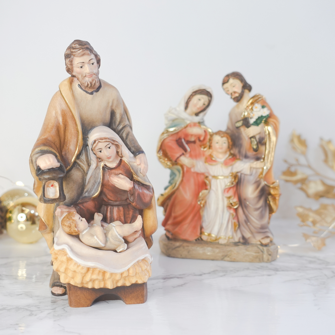 Figuras religiosas, en varios tamaños y en materiales diversos